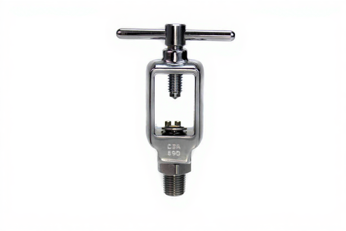 Yoke CGA 890 x 1/4" NPT Male, He-O2, N2 & O2 Mix, Xe & O2 Mix - Bay Co ...